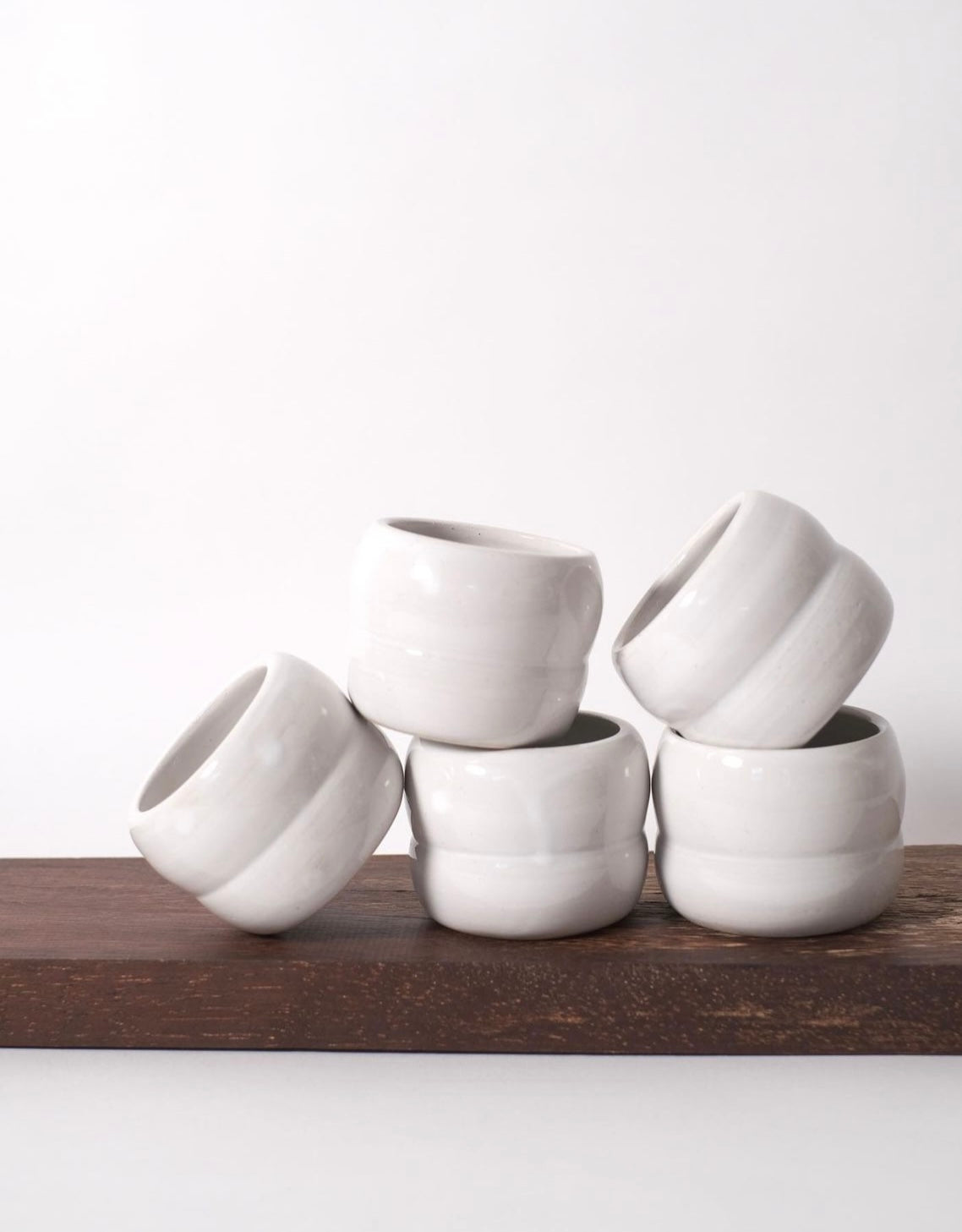 Cup in white by Jimu Kobayashi – BEYOND STUDIOS