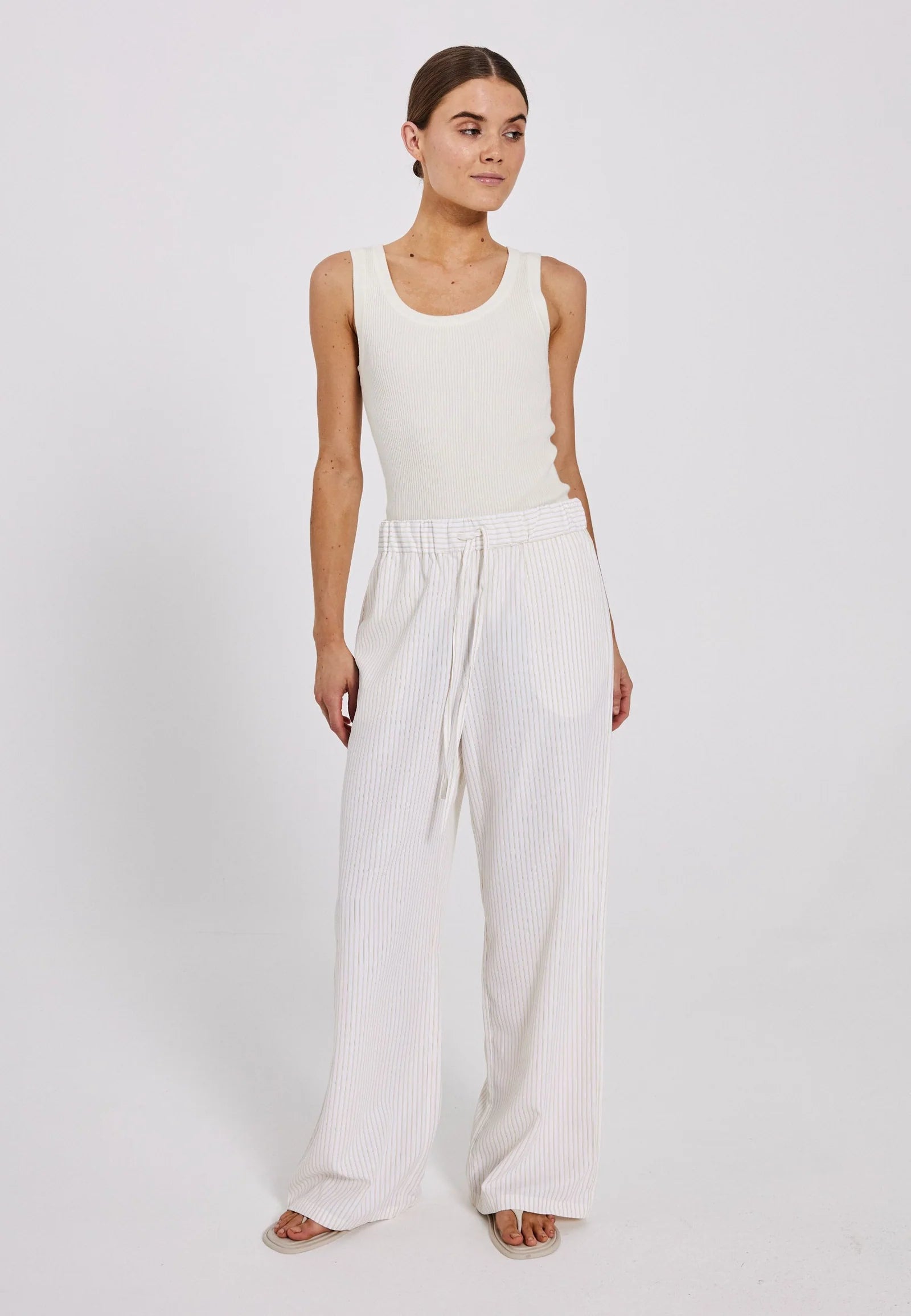 Poppa pants in straw – BEYOND STUDIOS