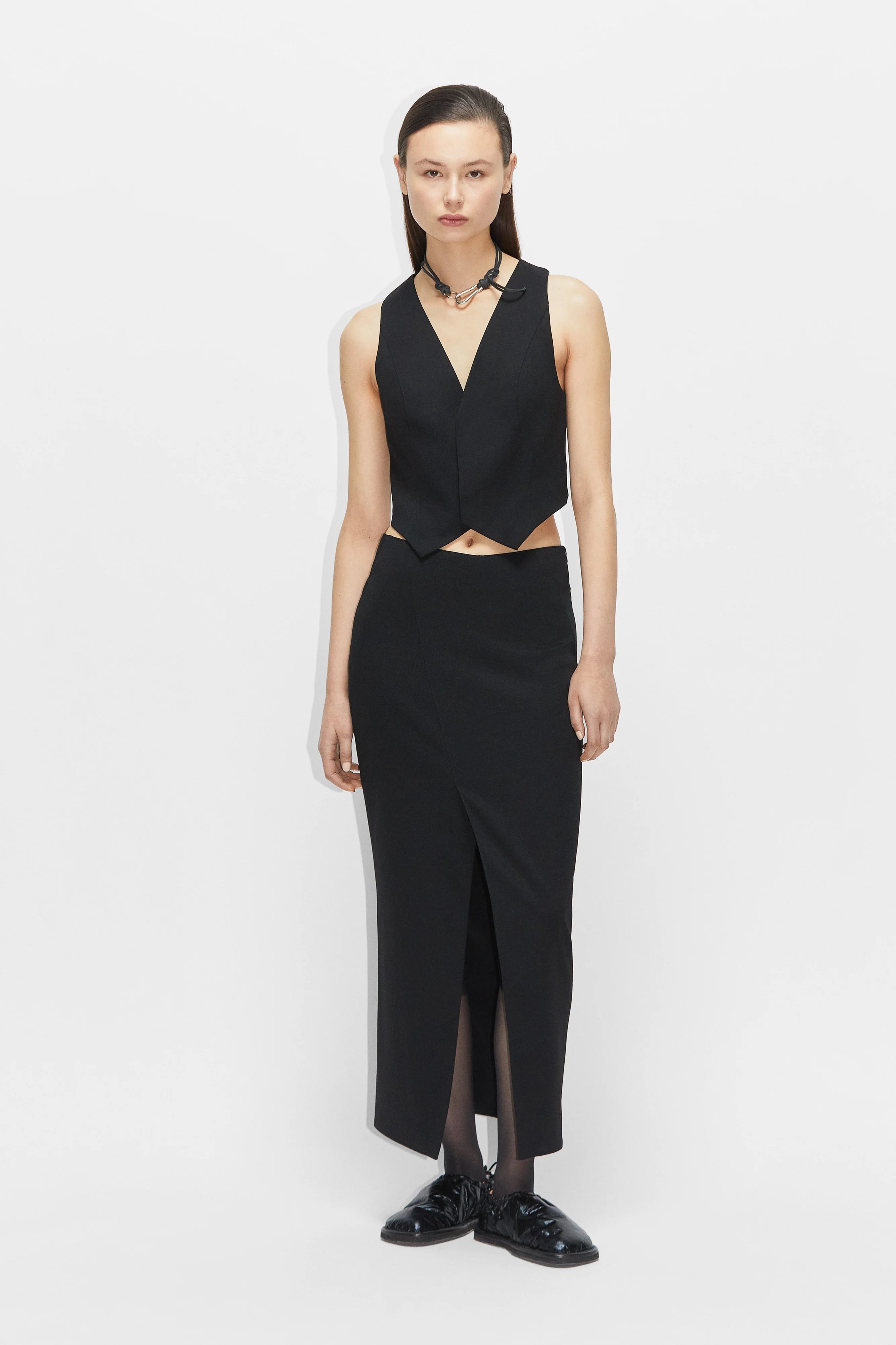 Tail overlapping pencil skirt in black – BEYOND STUDIOS
